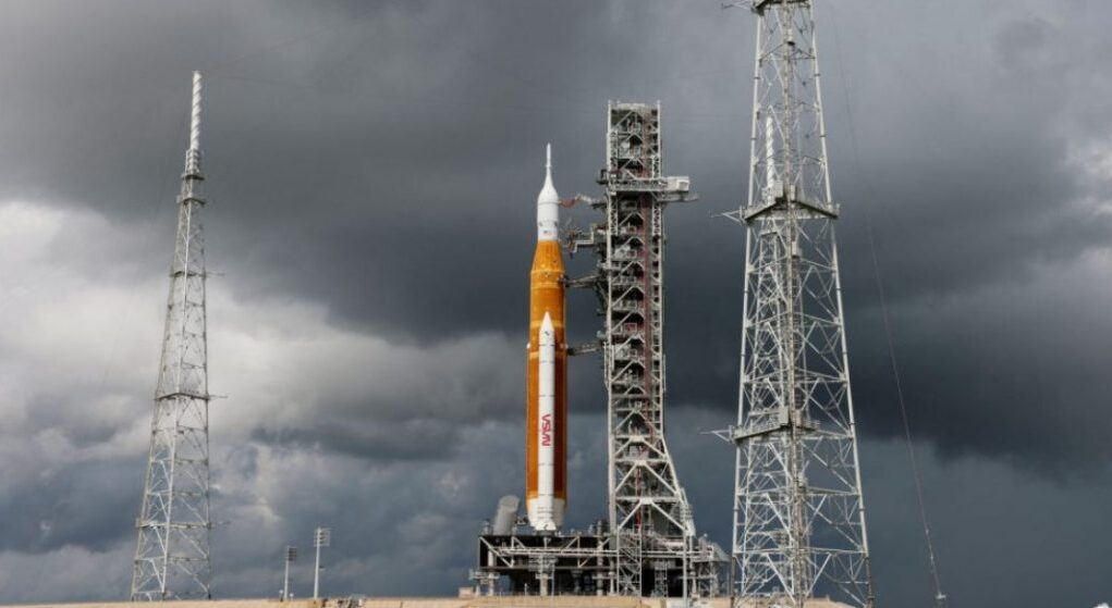 Η NASA ανακοίνωσε τα ονόματα των τεσσάρων αστροναυτών της αποστολής ...